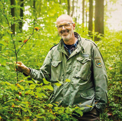 le gardien de la forêt et l'auteur Peter Wohlleben